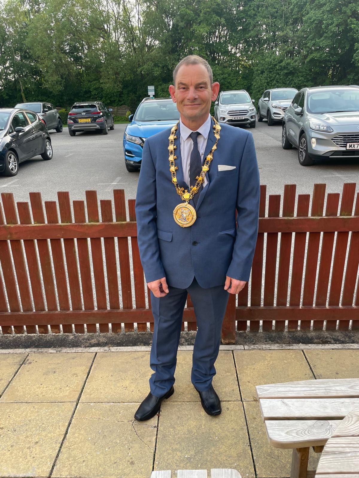 Welcome Cllr Lee Tomlinson as Mayor of Knowsley Town Council 2024-2025